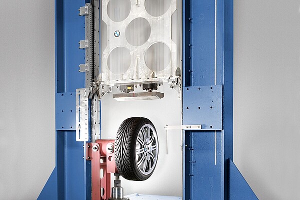 Test Centre for Wheels, Tyres, Bearings and Brakes - IABG